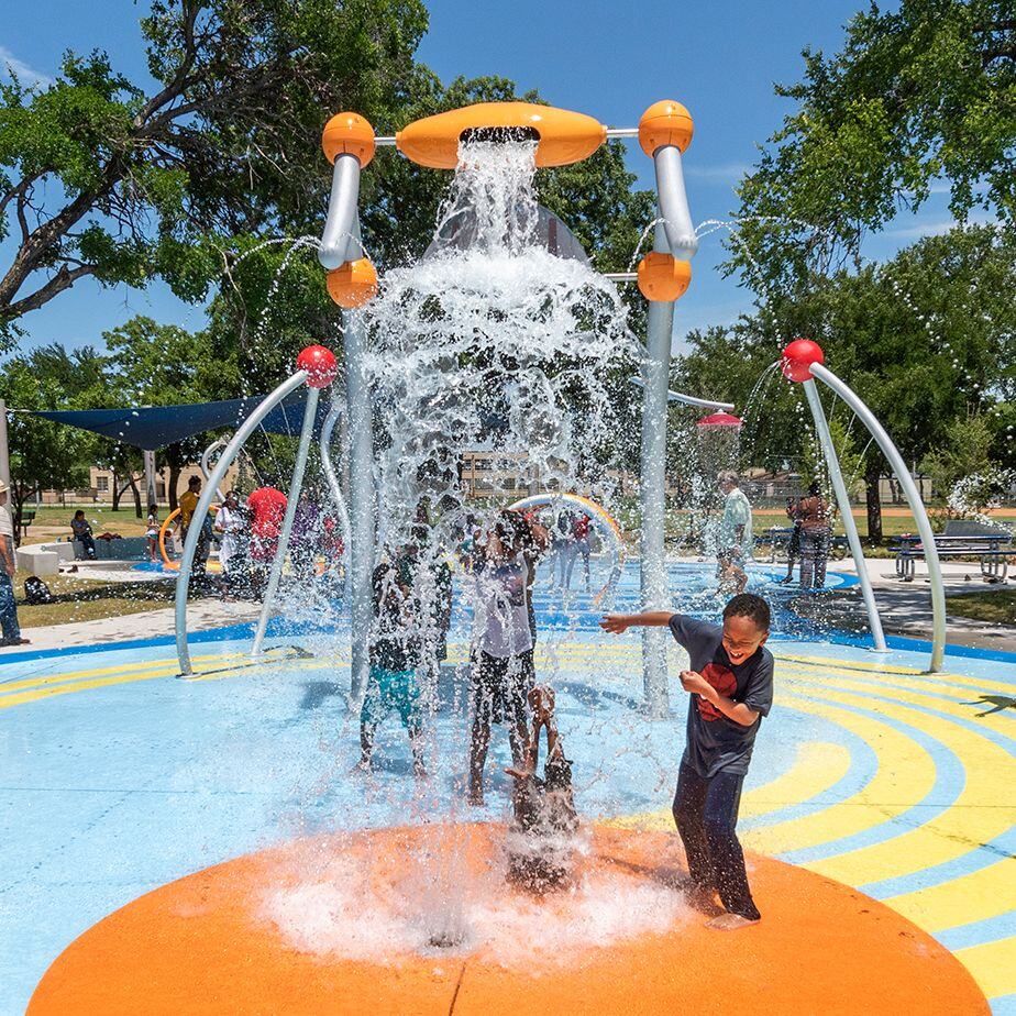 Water Odyssey - Massive Splash